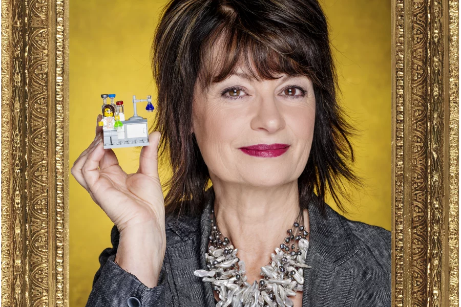 An t-Àrd-Ollamh Dame Anne Glover - Royal Society of Edinburgh : Royal ...